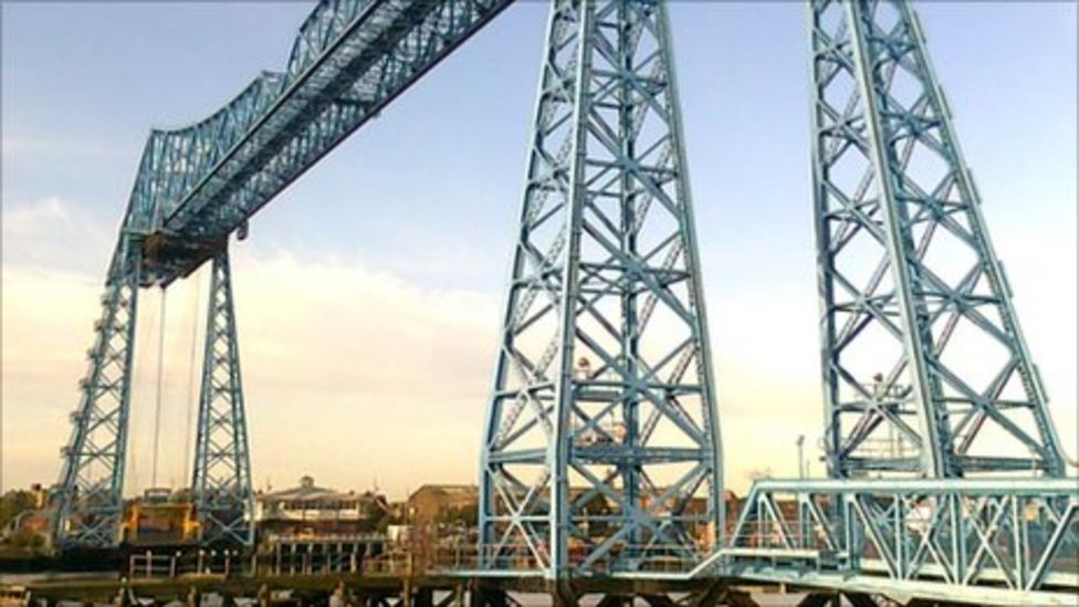 Middlesbrough Transporter Bridge reopens - BBC News
