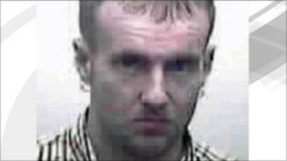 Ian Huntley: Prisoner admits attacking Soham killer - BBC News