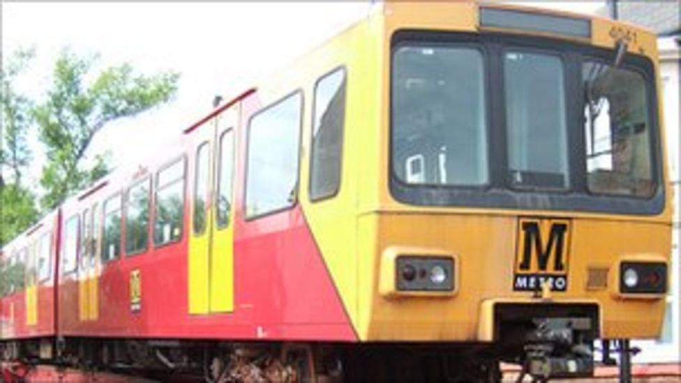 Ageing Tyne and Wear Metro trains get £25m revamp - BBC News