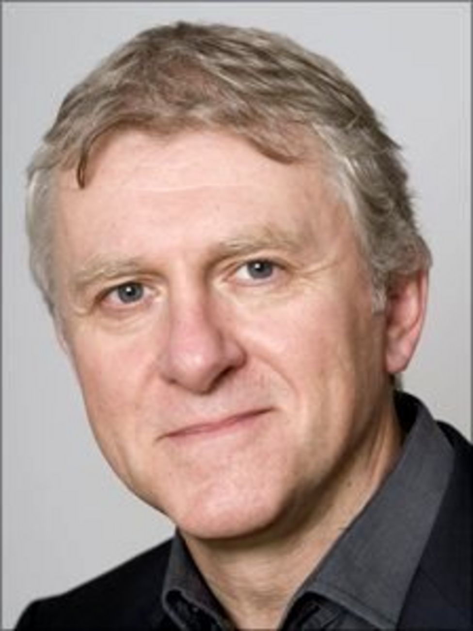 New chief executive for S4C is confirmed as Ian Jones - BBC News