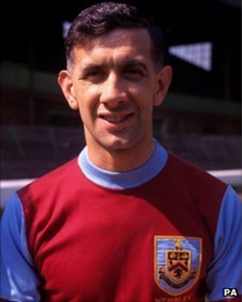 Burnley legend Jimmy Adamson dies at 82 - BBC Sport