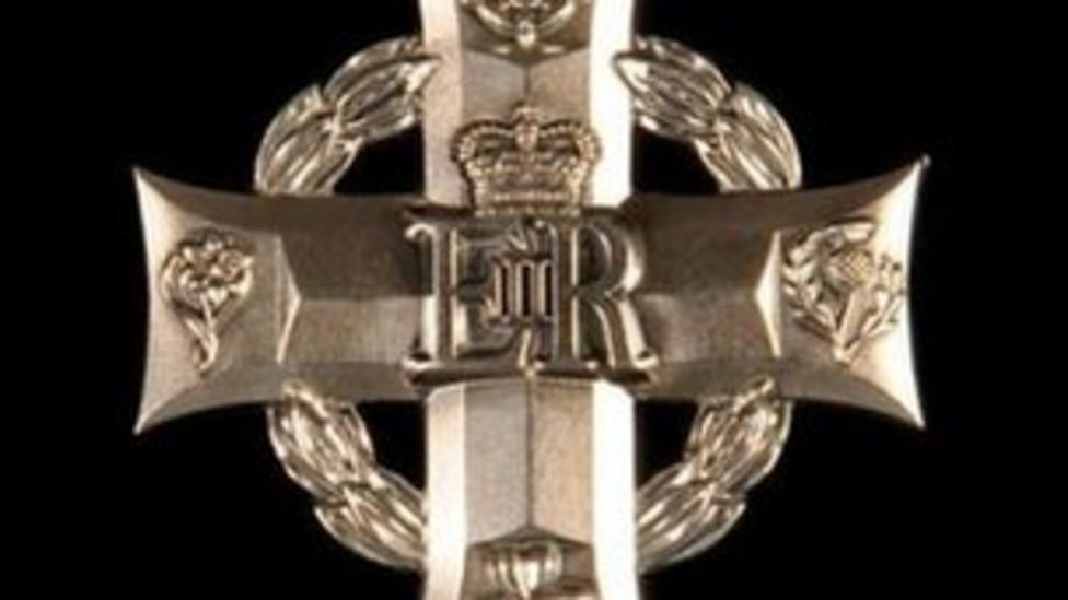 Elizabeth Cross awarded to four Suffolk families - BBC News