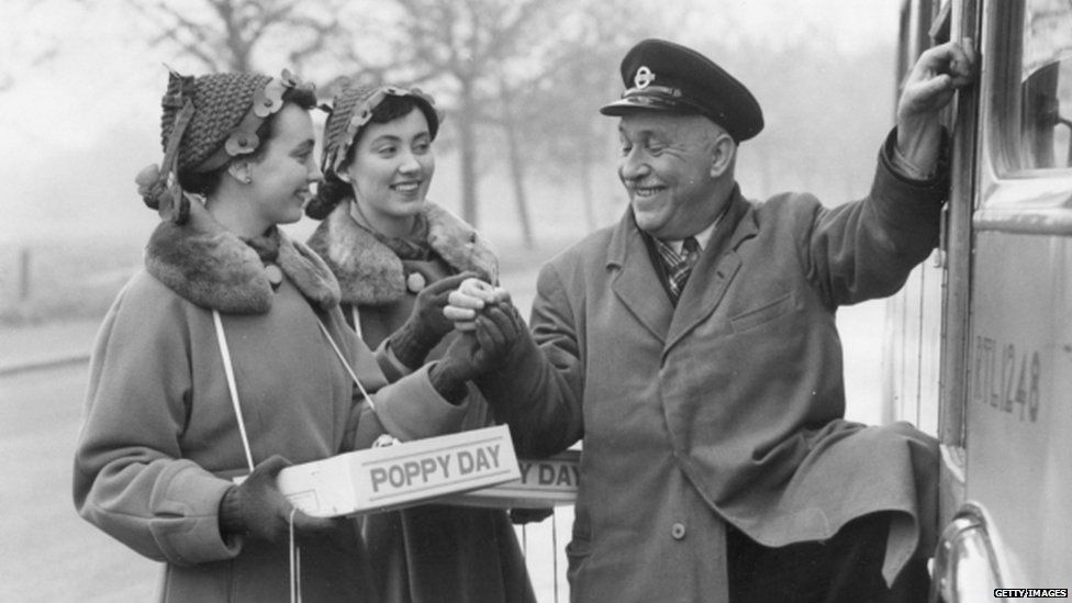 Pictures: 90th anniversary for UK Poppy Appeal - BBC Newsround