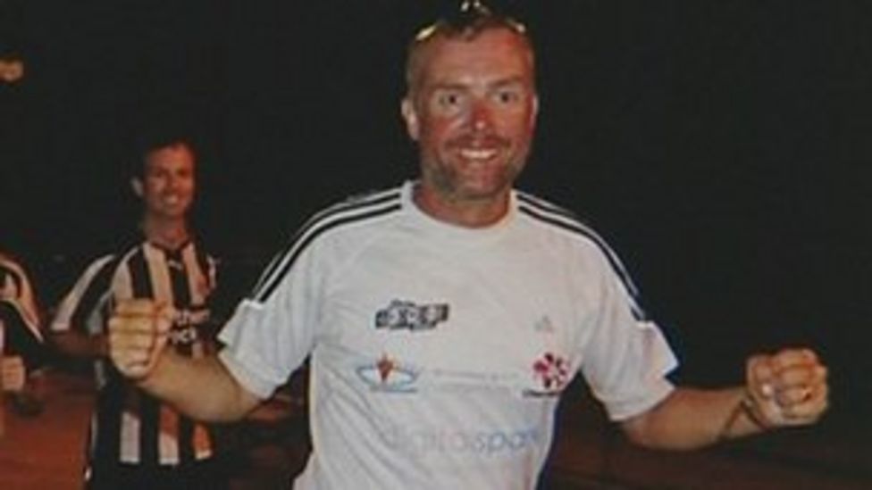 Durham runner Mark Allison to cross Australia - BBC News