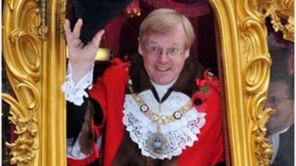 Thousands parade for City of London Lord Mayor's Show - BBC News