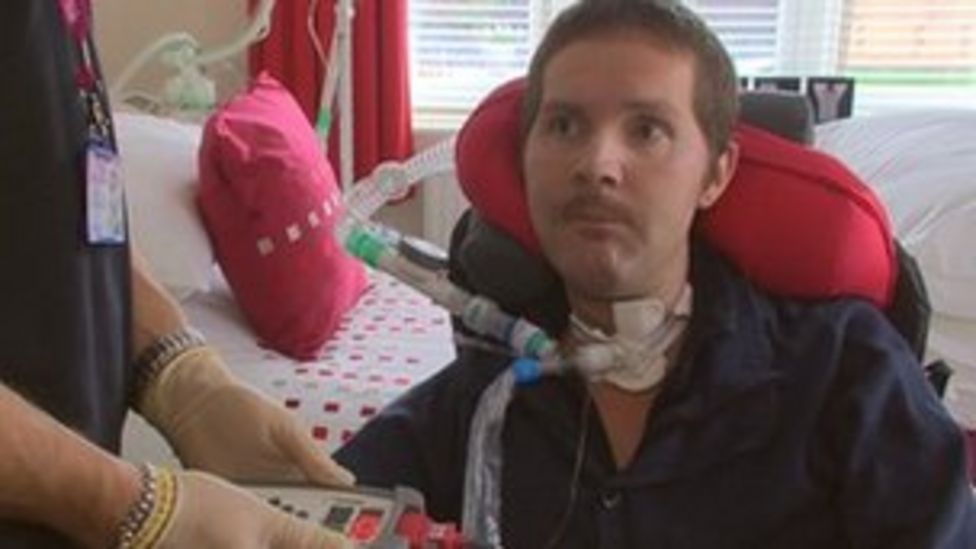 Bedworth's Lynn and Paul Leadbitter win care battle award - BBC News