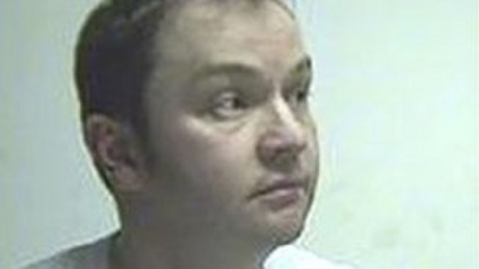 Abuse ringleader James Rennie has minimum sentence cut - BBC News