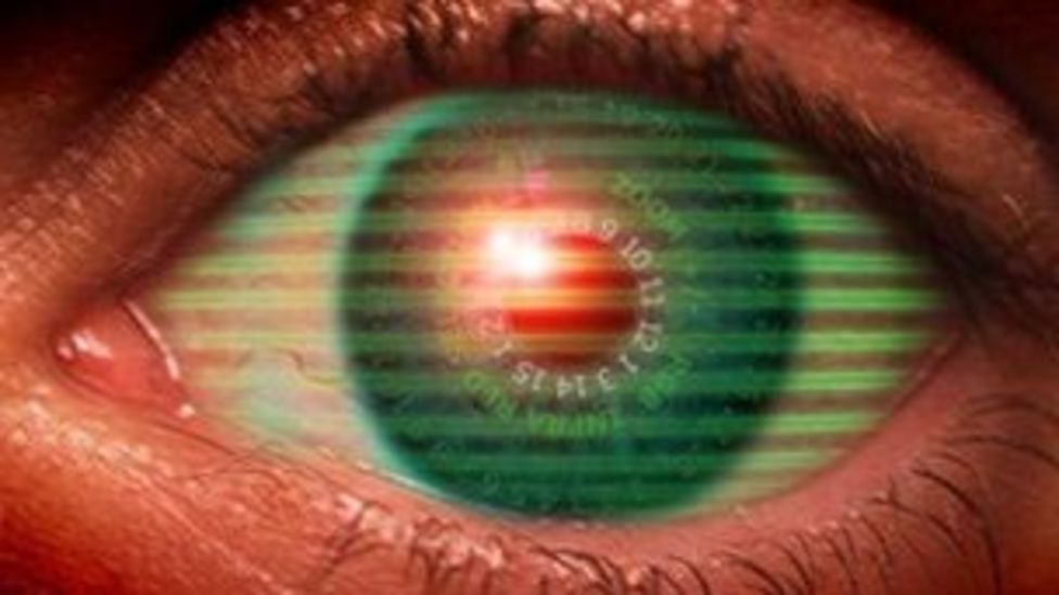 Bionic contact lens 'to project emails before eyes' - BBC News