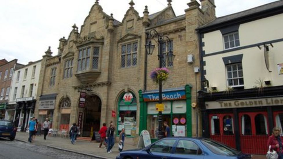 Wrexham's indoor markets in £3m transformation plan - BBC News