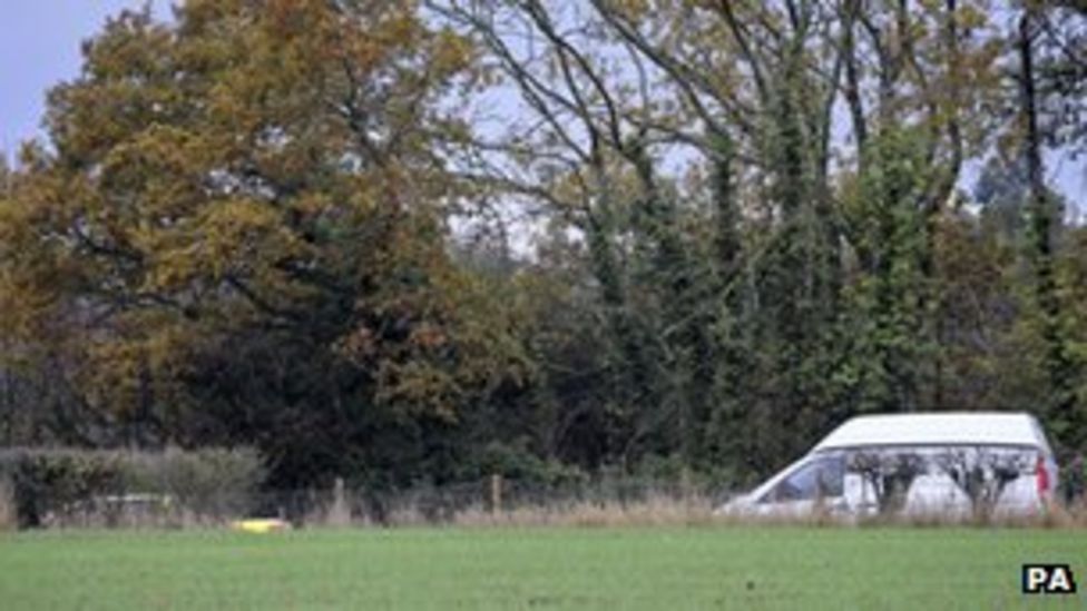 Kate Prout murder: Search dogs brought in - BBC News