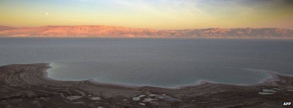 Mid-East governments sign Red Sea-to-Dead Sea water deal - BBC News