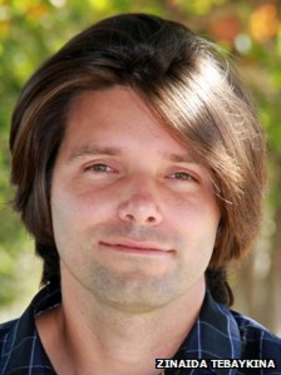 Who, What, Why: How do you reassemble shredded documents? - BBC News