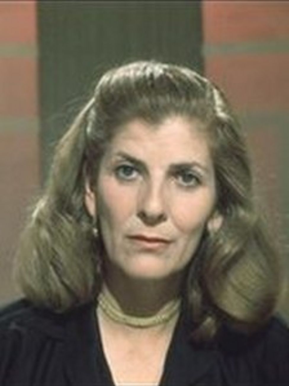 Obituary: Elizabeth Jane Howard - BBC News