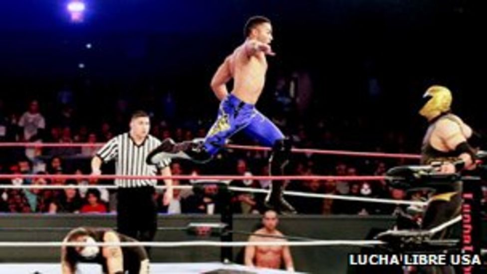 Lucha libre in the US: The wrestler who taunts Latino fans - BBC News