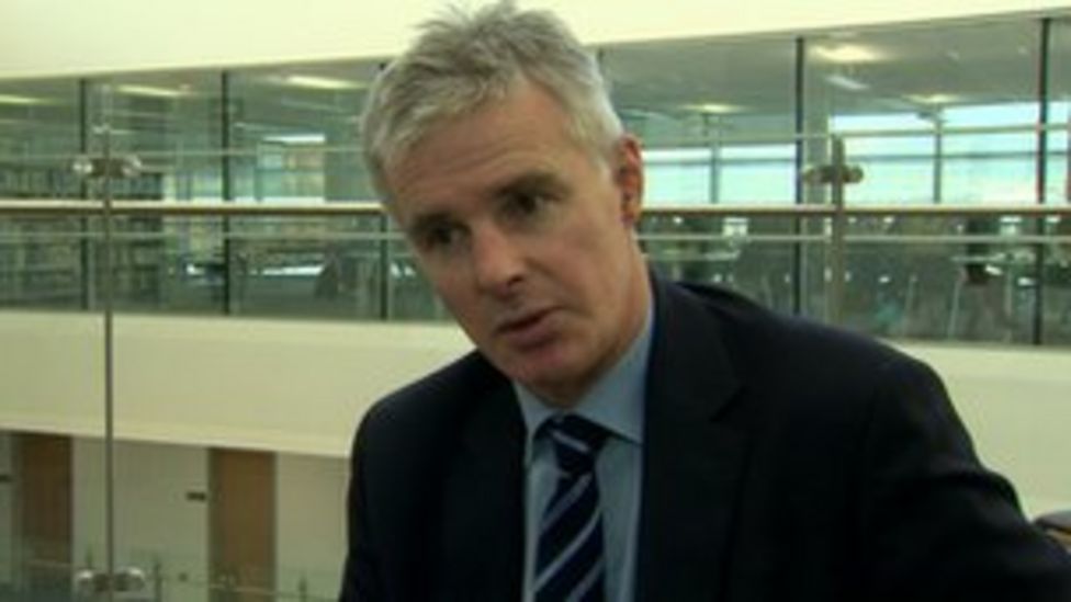 Northern Ireland construction firms look further afield - BBC News