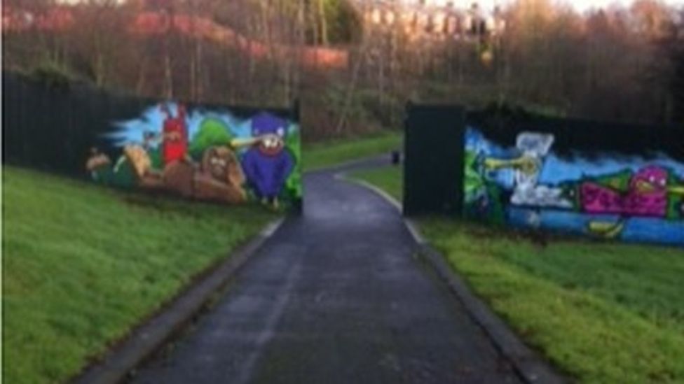 Northern Ireland interfaces: More residents want peace walls to stay ...