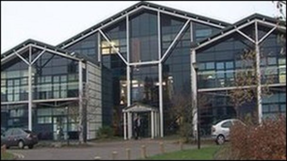 Silicon Fen shows off its wares at Cambridge showcase - BBC News