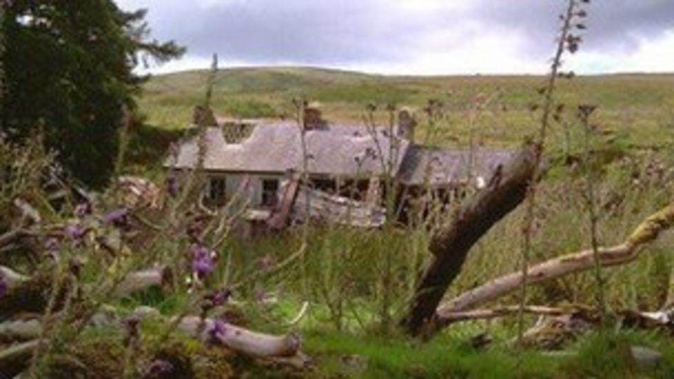 Online project launched to discover Plumbridge's history - BBC News