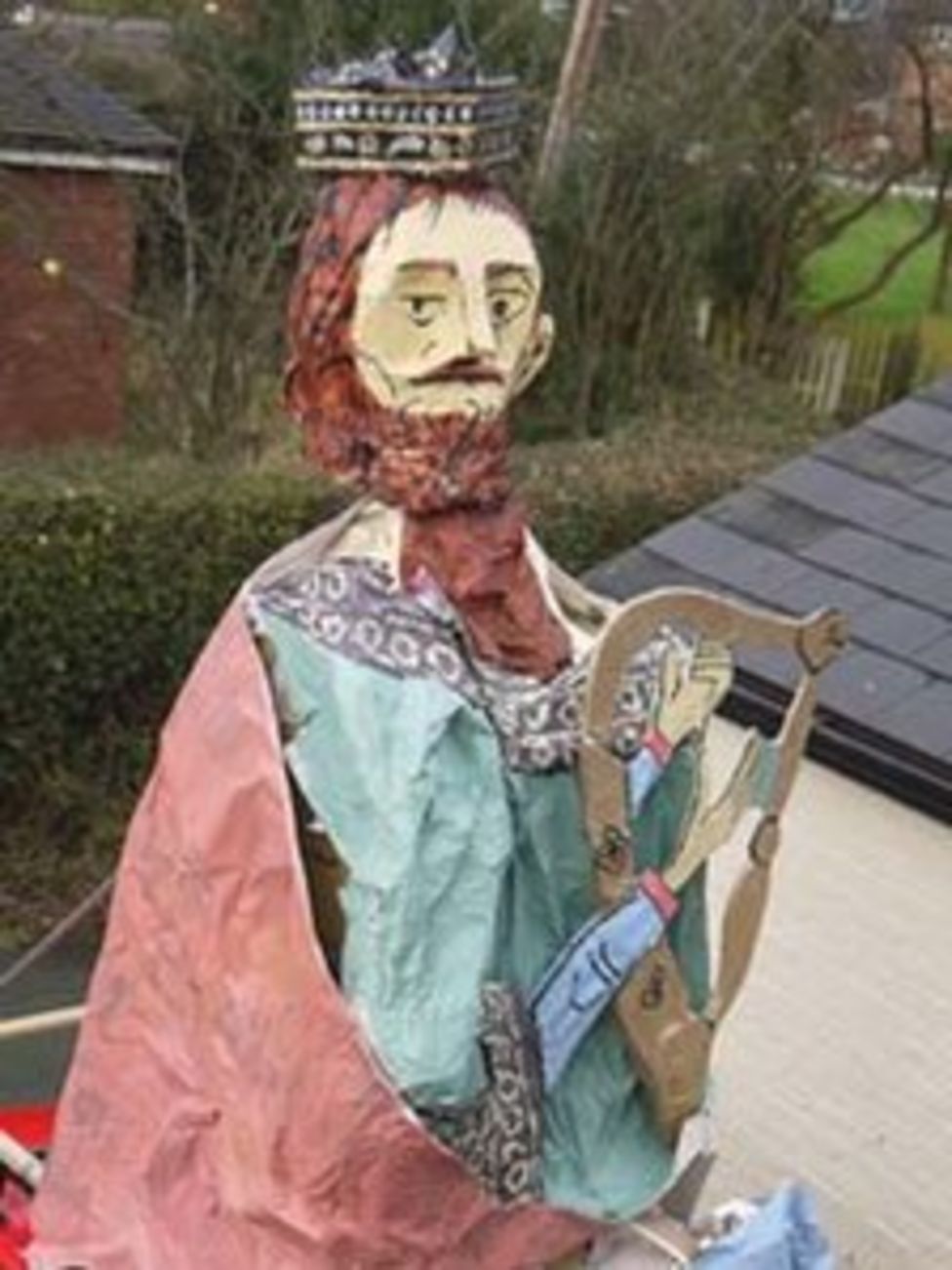 Barlaston Wassail: Celebrating an Anglo Saxon new year - BBC News