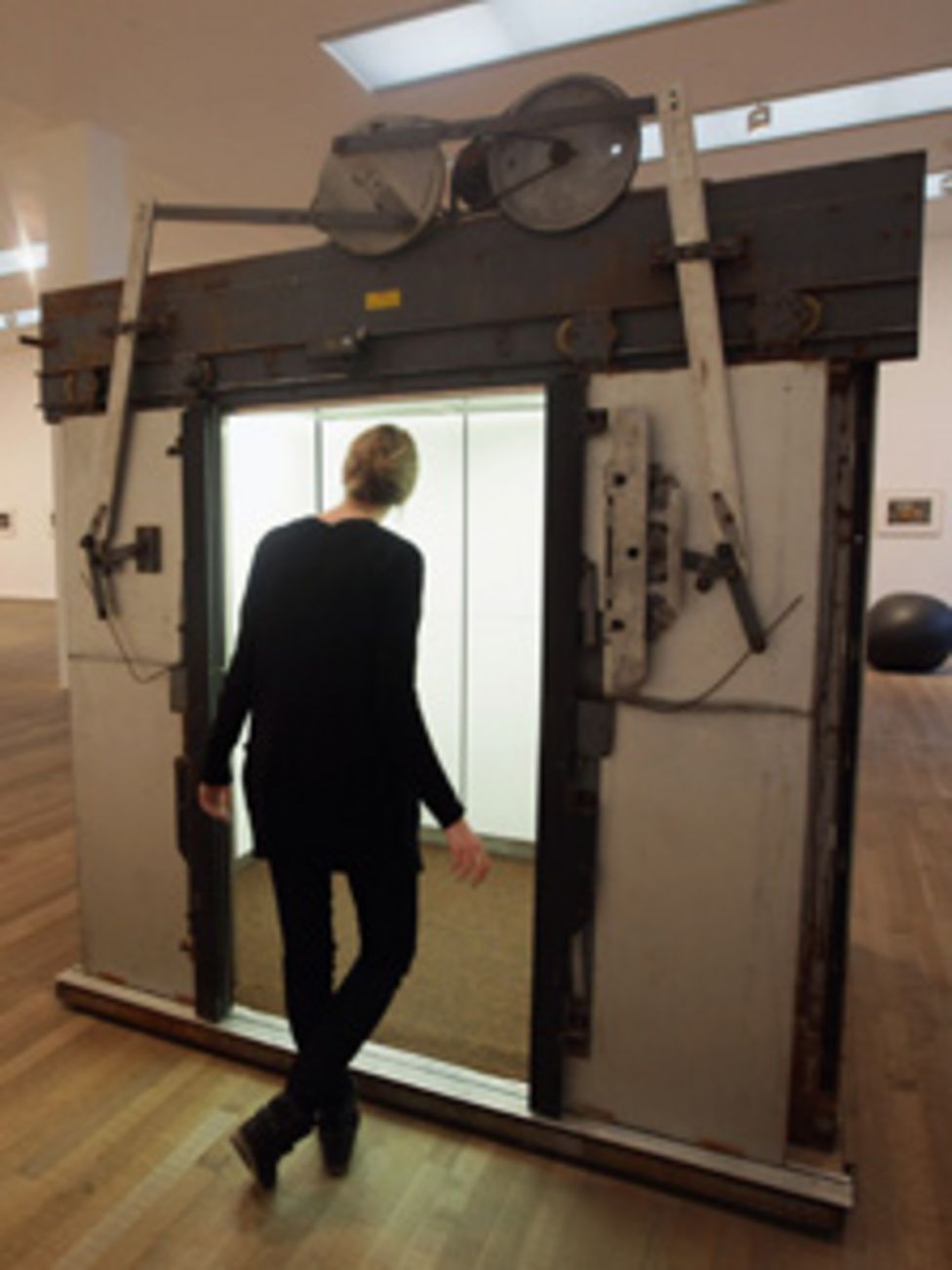 Twenty top predictions for life 100 years from now - BBC News