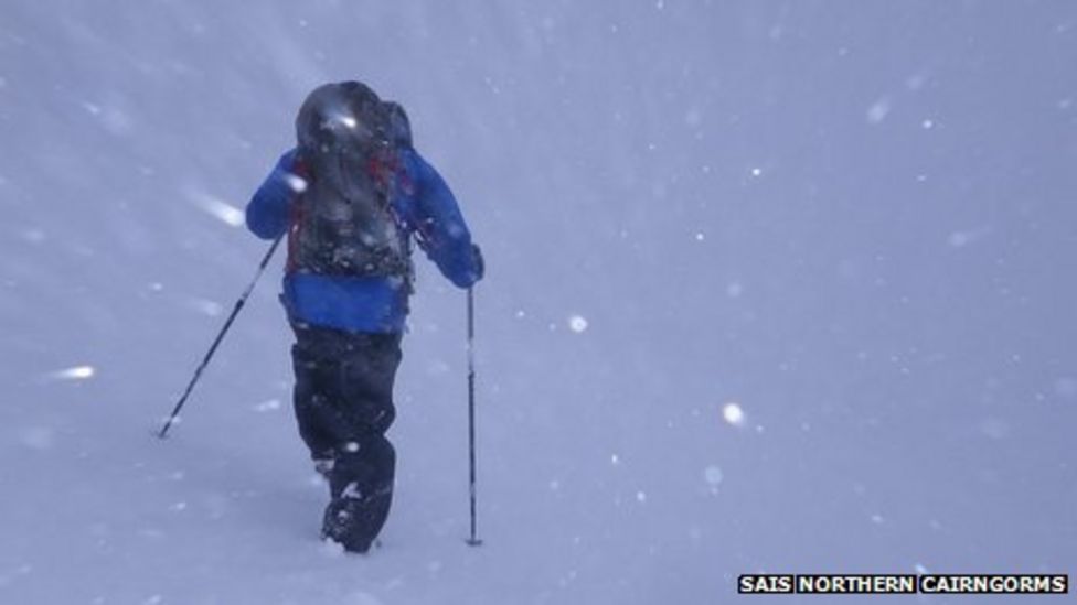 Avalanche service images record changing winter weather - BBC News