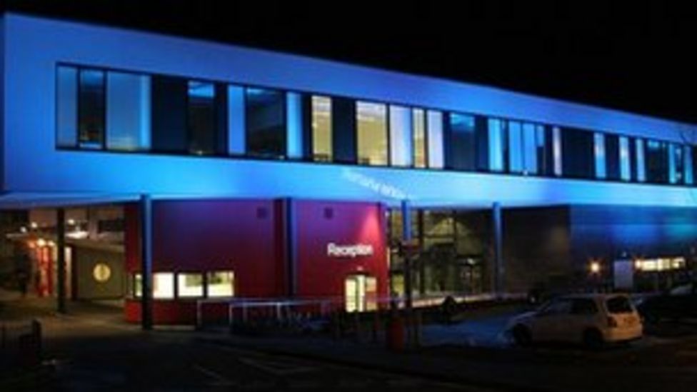 Preston College opens new £5m performing arts academy - BBC News