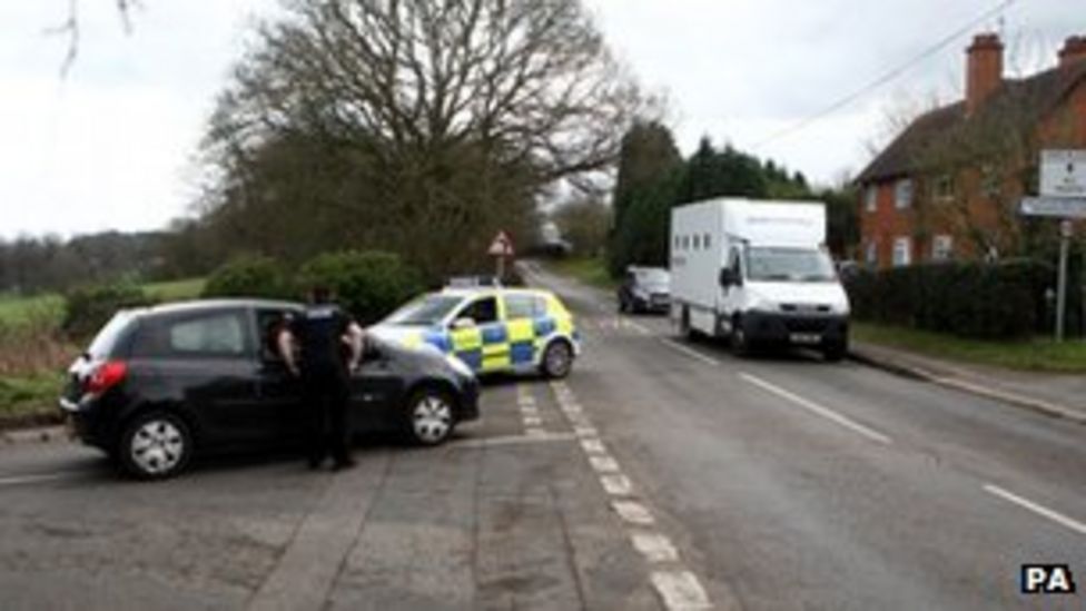 John Anslow prison van escape after security 'short cuts' - BBC News
