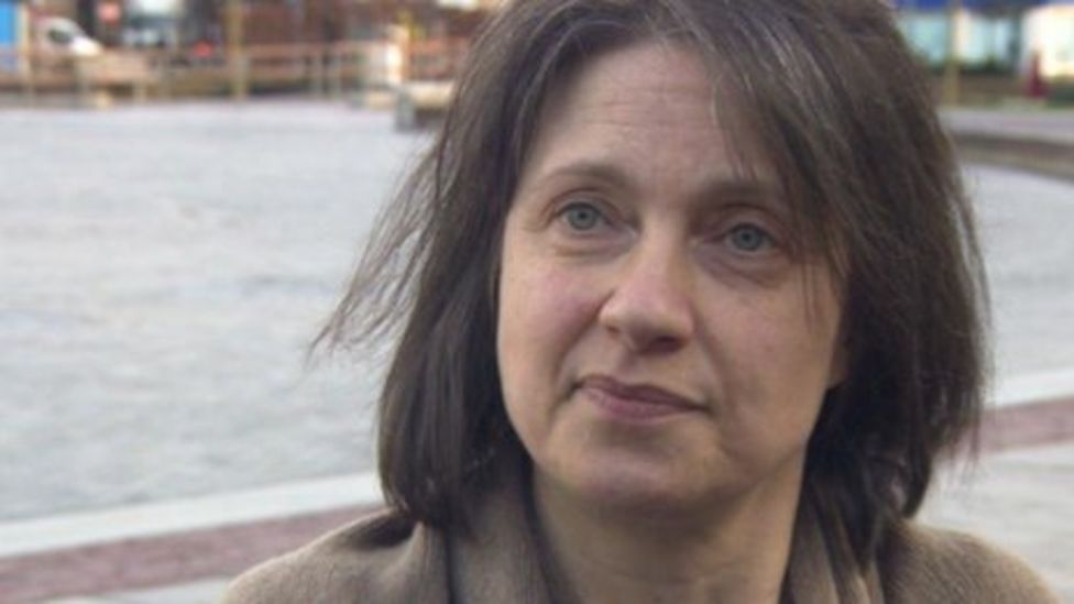 Debbie Purdy: Pain 'too much' for right-to-die campaigner - BBC News