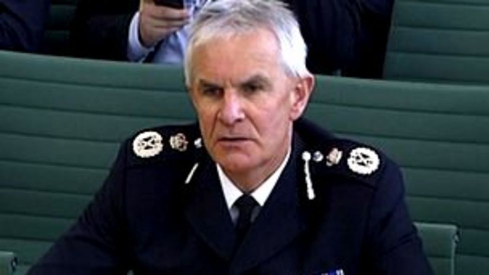 GMP Chief Constable Peter Fahy in commissioner U-turn - BBC News