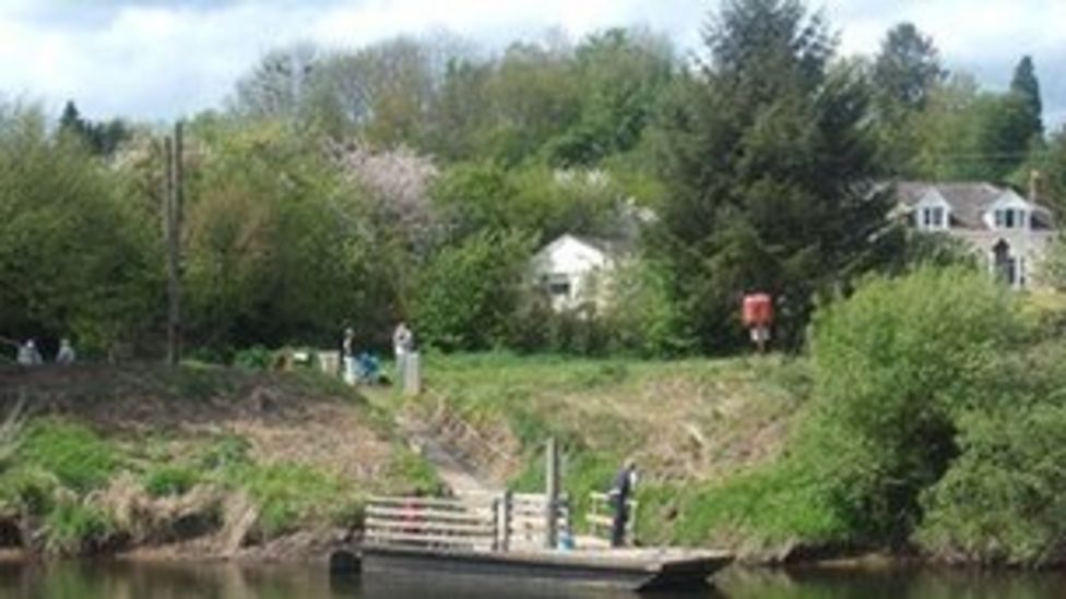Shropshire pubgoers' unusual ways of going for a pint - BBC News