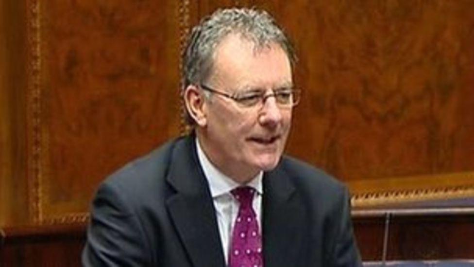 Mike Nesbitt to launch UUP leadership bid - BBC News