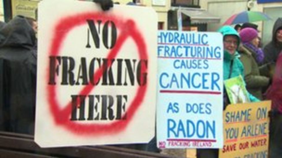 Anti-fracking demo in Enniskillen - BBC News