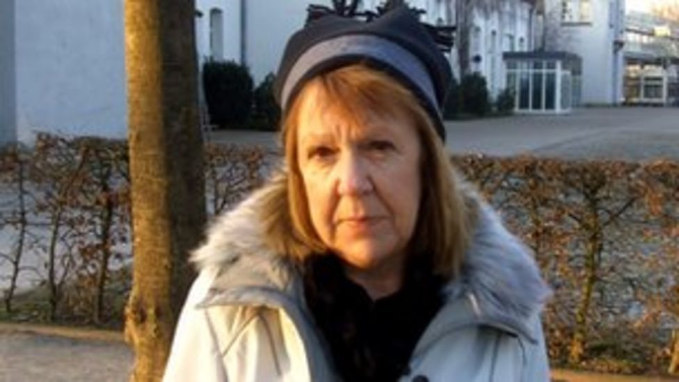 Katrice Lee: Apology over investigation after 1981 disappearance - BBC News