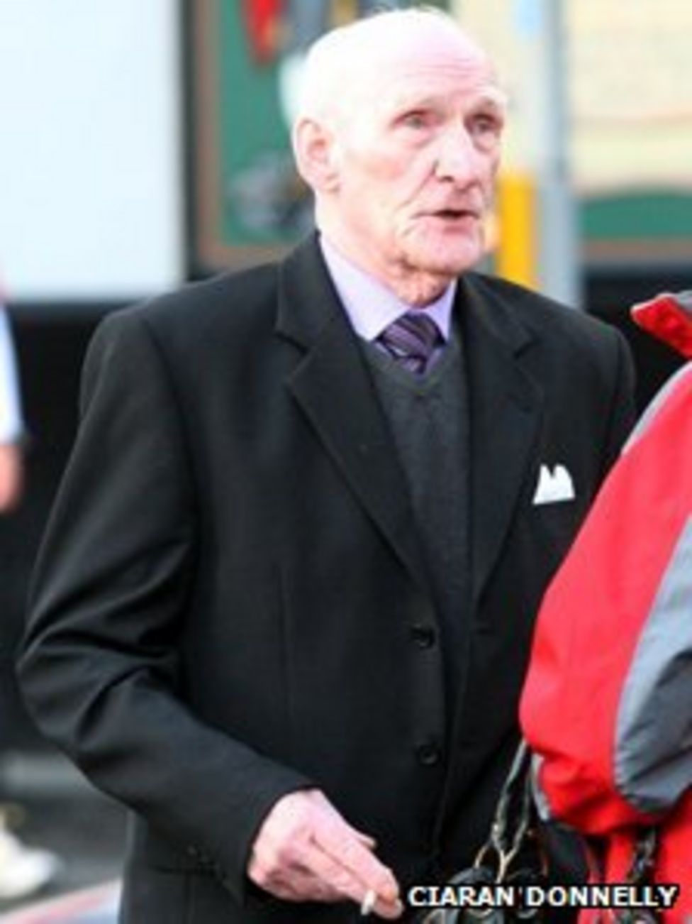 Tillicoultry man, 83, jailed for child sex abuse - BBC News