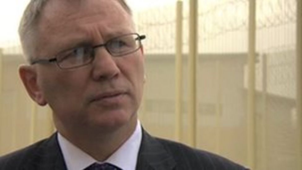 Prisoners say gangs are a problem at HMP Isis - BBC News