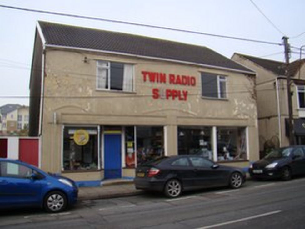 Twin Radio Supply's Frank Firth still fixing in Gorseinon after 75 ...
