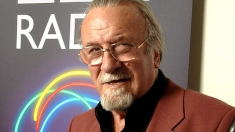 Acker Bilk: Legendary jazz clarinettist dies aged 85 - BBC News