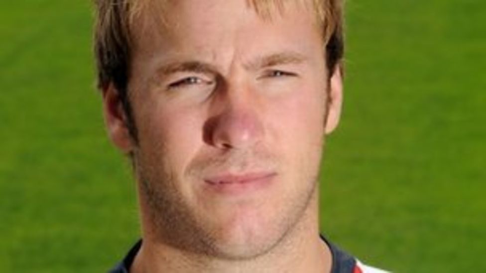 Ireland rugby star Stephen Ferris bound over to keep peace - BBC News