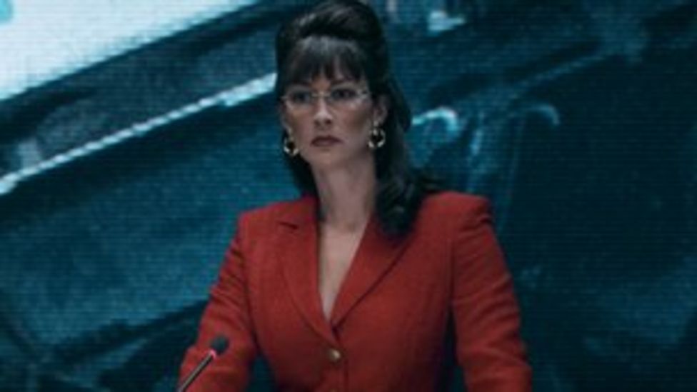 Nazi sci-fi film Iron Sky becomes Berlin talking point - BBC News