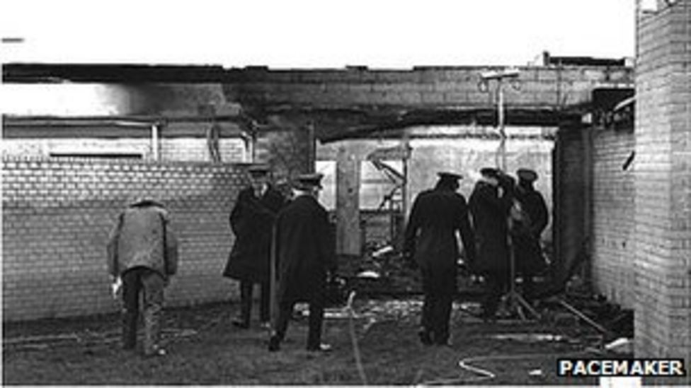 La Mon IRA bomb victims want public inquiry after HET report - BBC News