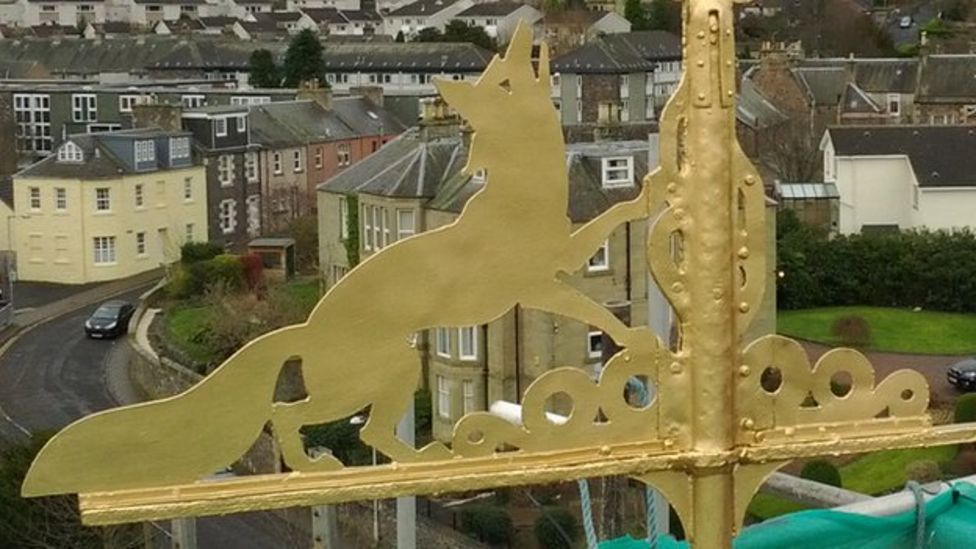 Galashiels wind vane back on clock tower - BBC News
