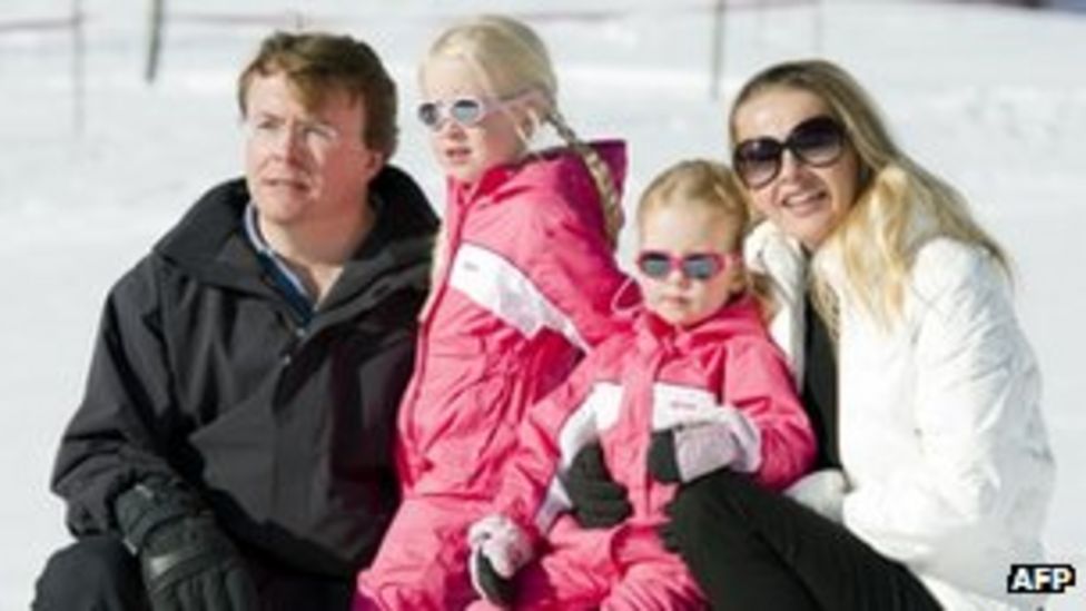 Dutch Prince Johan Friso buried in Austria avalanche - BBC News