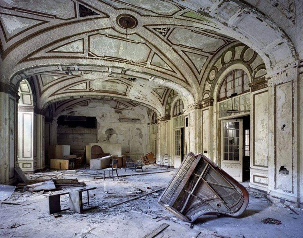 In pictures: The ruins of Detroit - BBC News