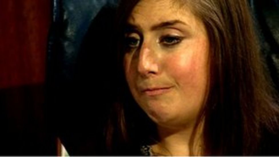 Alexandra Singer: Debut novel from brink of death - BBC News