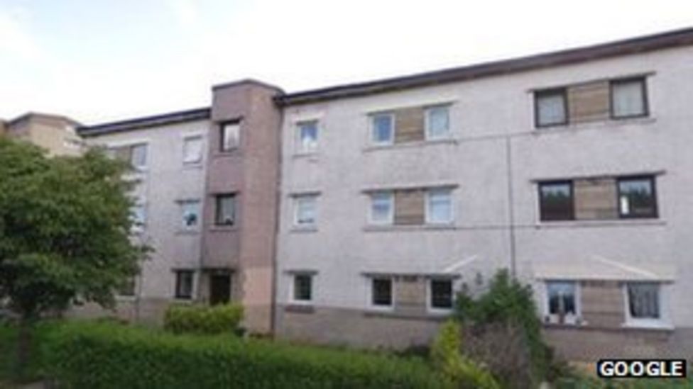 Ten taken to hospital after fires in Bathgate and Edinburgh - BBC News