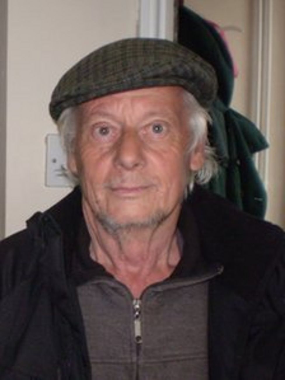 Barry Reeve murder: Women tortured pensioner to death - BBC News