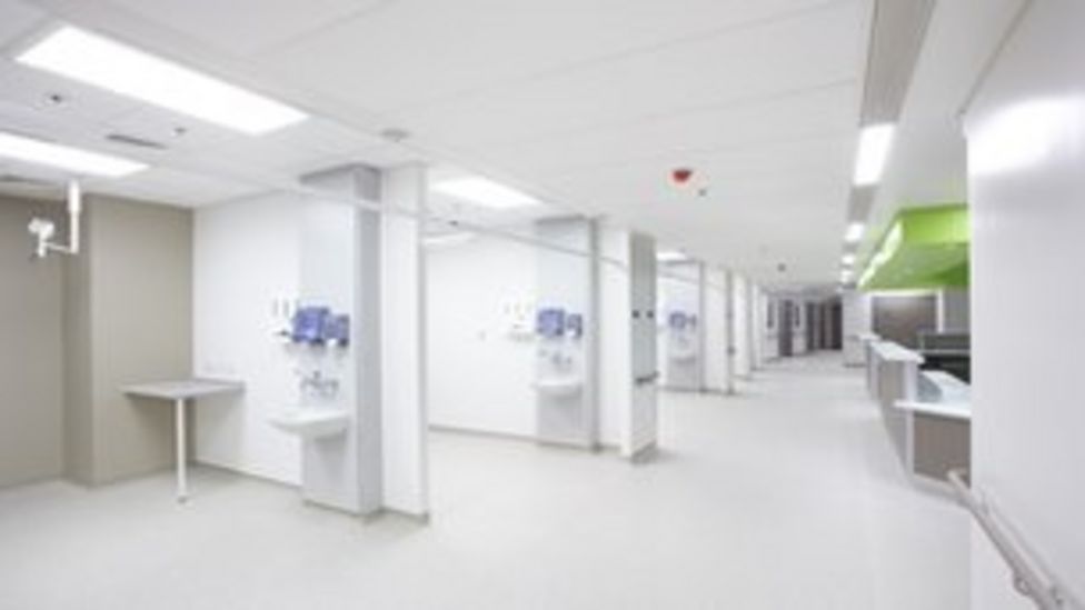 New £650m Royal London Hospital opens in Whitechapel - BBC News