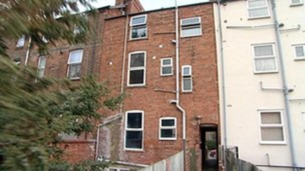 Banbury man jailed for throwing dog out third floor window - BBC News