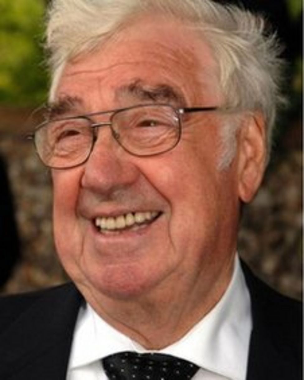 It was the way Frank Carson told them - BBC News