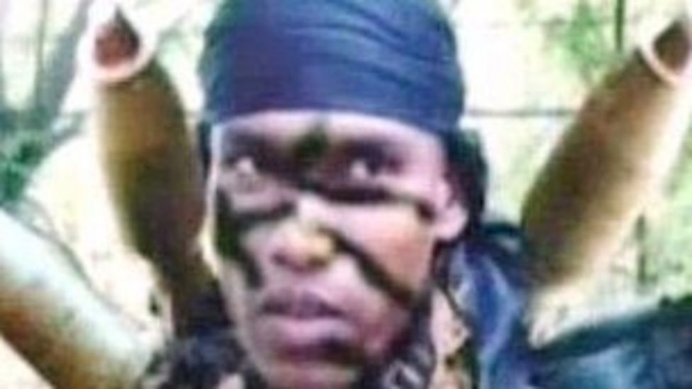 Sri Lankan man dies trying to win burial-alive record - BBC News